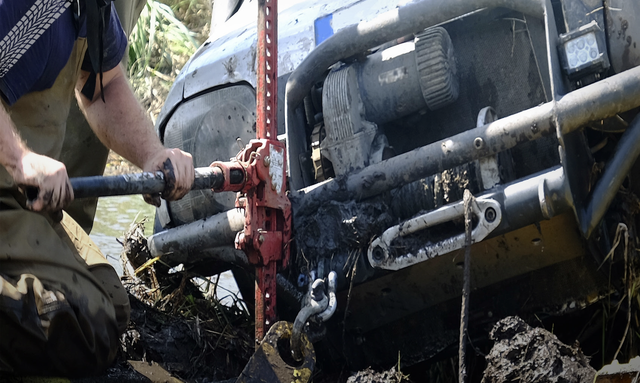 Practical Tools To Keep In Your Vehicle - Survival Dispatch