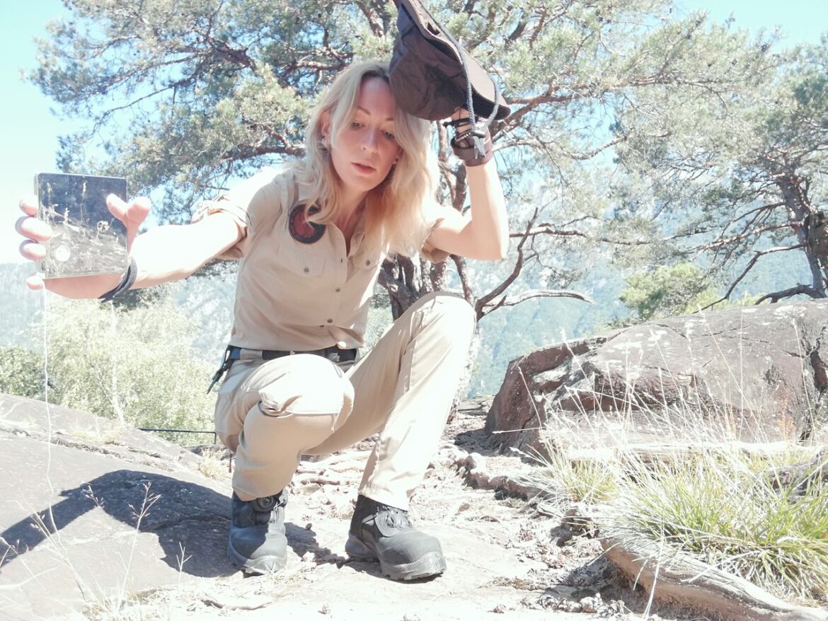 Basic Tracking Skills to Hunt Small Game - Survival Dispatch